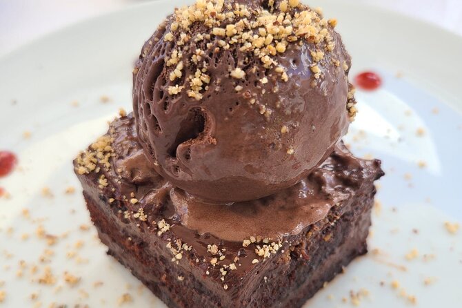 Romantic Tour through Santorini - What About Food and Entrance Fees?