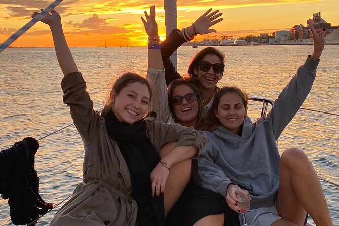 Sailing tour to the sunset in Lisbon - FAQs