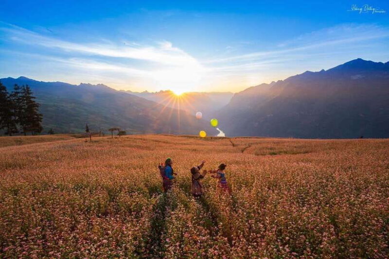 Sapa Motorbike 1 Day Trip - Midday: A Taste of Local Life and a Hearty Meal