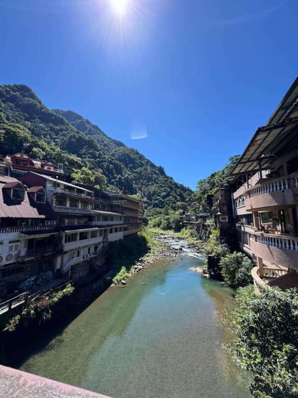Taipei: 8 Hours Private Day Tour in Wulai with Benz Vito - Lunch Options