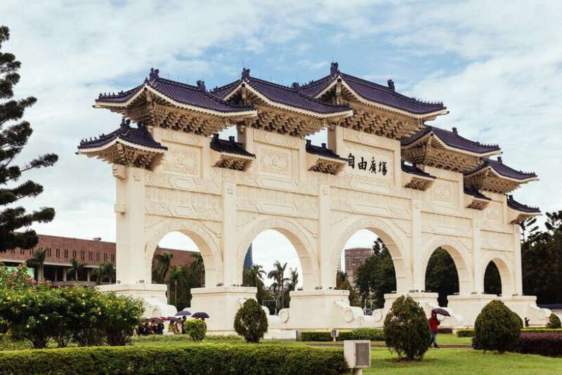 Taipei: Private Tour with Locals  Highlights & Hidden Gems - An Experience for First-Time Visitors