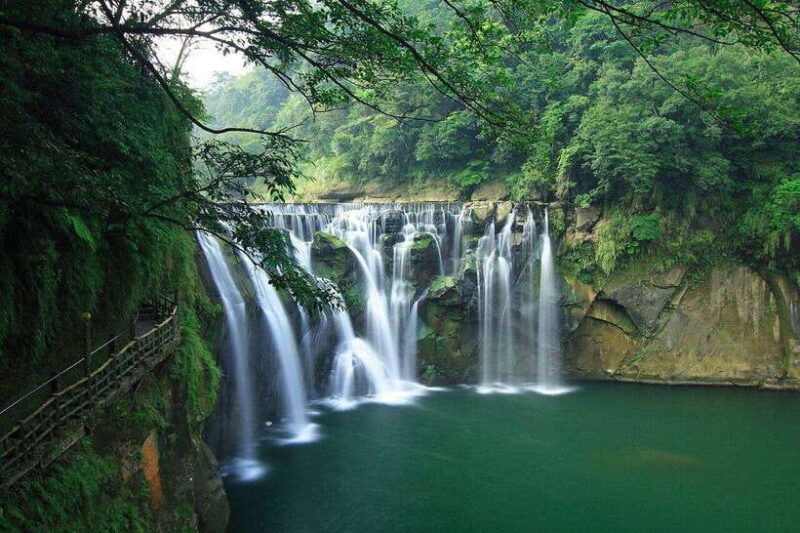 Taiwan Taipei: Customized Private Tour - Highlighted Stops and Experiences