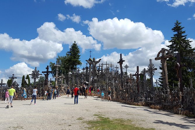 Tour from Riga to Vilnius: Bauska Castle, Rundale Palace and The Hill of Crosses - Authenticity and Traveler Perspectives