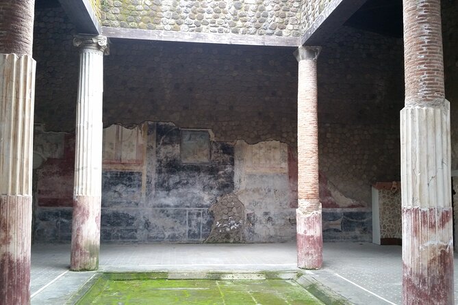 Tour in the roman villas of Stabiae with an archaeologist. - FAQs