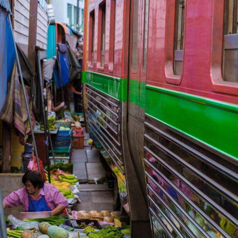 Train Market, Floating Market, and Salt Lake Tour by driver - Salt Lake: Traditional Industry and Stunning Views