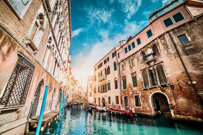 Venice Gondola ride with Skip the Line Doge's Palace tour - The Sum Up
