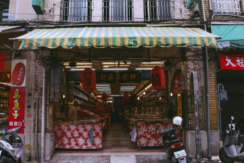 Vintage Taipei - Best of Taiwan and Sunset Walking Tour - Analyzing the Value