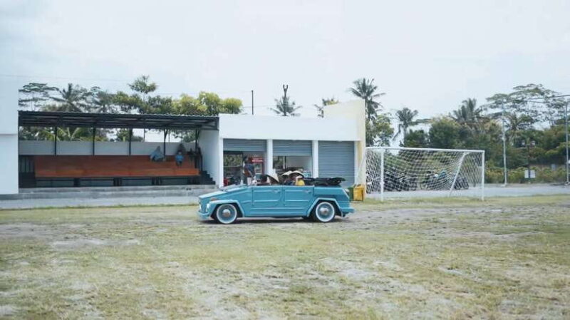 Yogyakarta : VW Borobudur English Guide Tour Day Trip - Customizing Your Experience: Choose Your Destinations & Industries