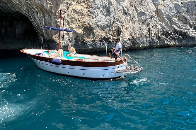 3 hour private boat tour on the island of Capri - The Sum Up