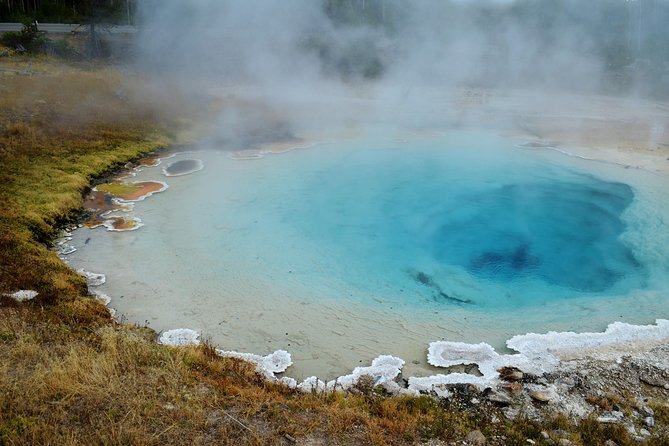 6-Day Minibus Tour Around Iceland from Reykjavik - Who Should Consider This Tour?