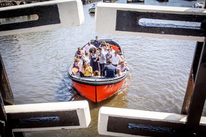 Amsterdam Private Boat Trip With Skipper, Burger and Beers - FAQ