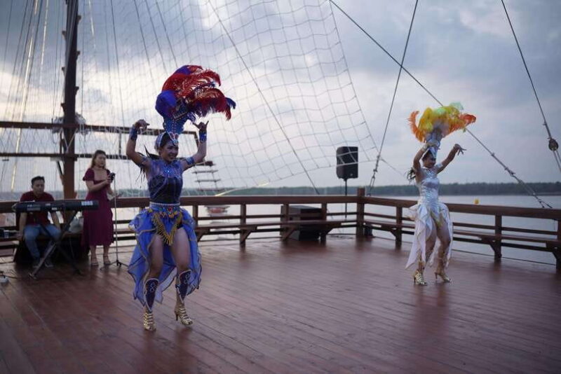 Bali Phinisi Cruise: Sunset Dinner with Live Music & Buffet - Past Guest Perspectives: What They Say