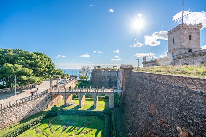 Barcelona: Old Town, Montjuic Castle, Cable Car Small Group Tour - FAQ Section