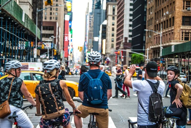 Brooklyn: Sightseeing Bike Tour with Local Guide - Who Should Consider This Tour?