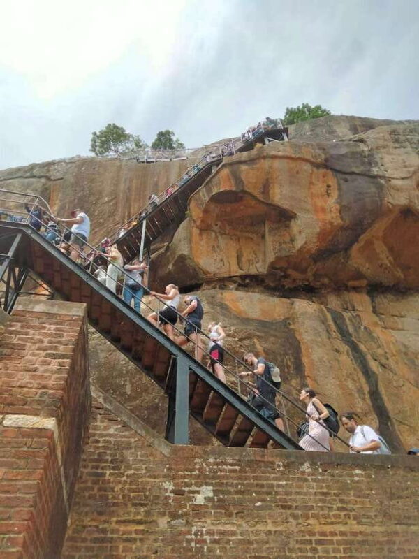 Colombo: Sigiriya Rock, Dambulla & Jeep Safari All Inclusive - FAQ