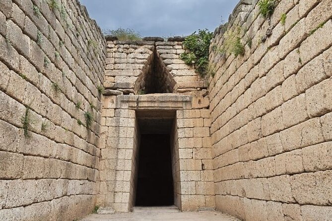Corinth Canal Mycenae Nafplion Spanish guided tour - Final Thoughts: Who Is This Tour Best For?