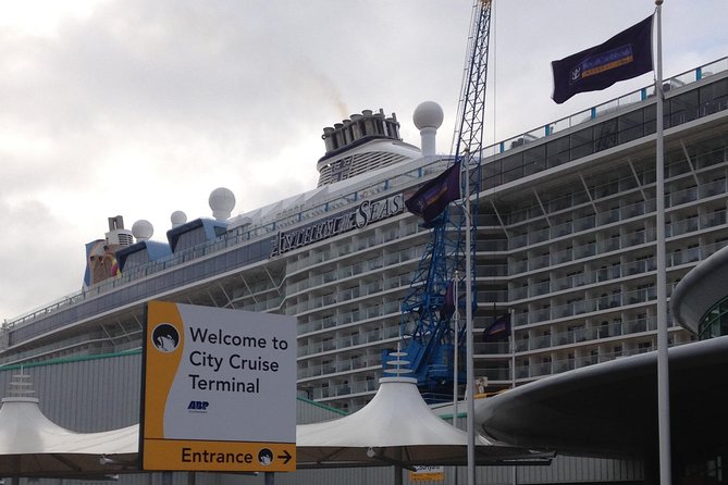 East London to Southampton Cruise Terminals Private Port Transfer - Vehicle Options and Capacity