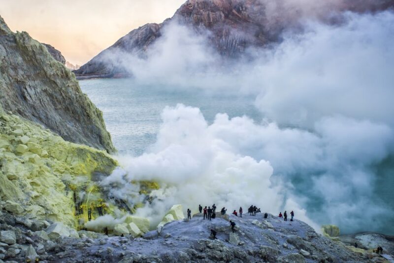 From Bali: 24-Hour Trip to Ijen Crater & Javanese Breakfast - The Climb: From Base to Crater Rim