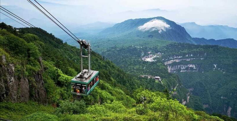 From Chengdu: Mount Emei Day Trip with Golden Summit Visit - Lunch and Leisure Time