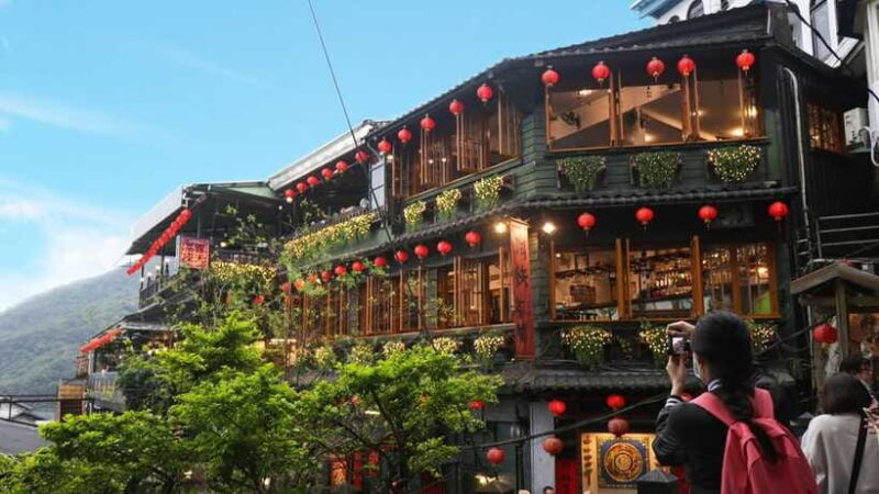 From Taipei: Shifen, Jiufen, and Yehliu Geopark Day Tour - Practical Tips for Travelers