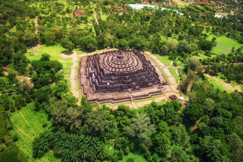 From Yogyakarta: Borobudur Sunrise Half Day Tour with Pickup - Practical Tips