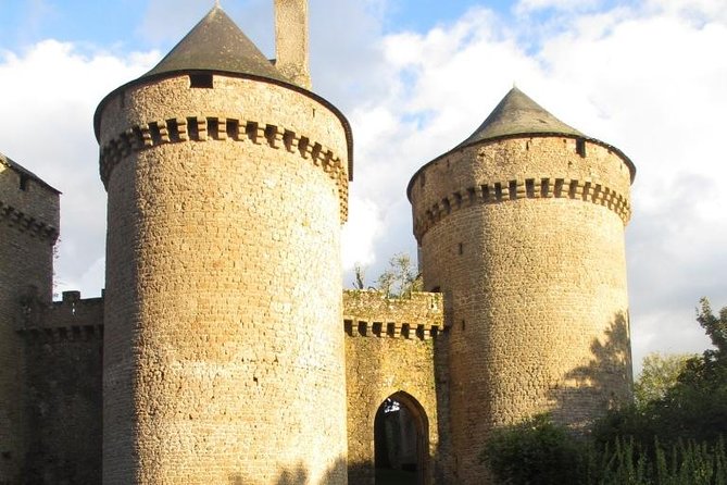 Guided tour of the castle - In The Sum Up
