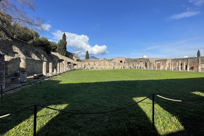 Guided Tour Pompeii And Vesuvius from Positano Skip the Line - Exploring the Pompeii and Vesuvius Tour from Positano: A Practical Guide