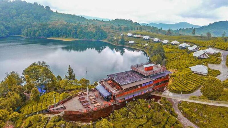 Jakarta: White Crater, Tea Plantation By fast Train - The Sum Up