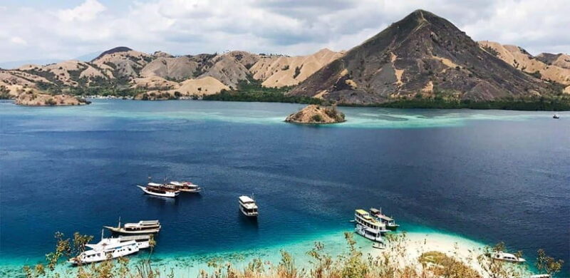 Labuan Bajo: Komodo Private Day Trip with Snorkeling - Kelor Island for Panoramic Views