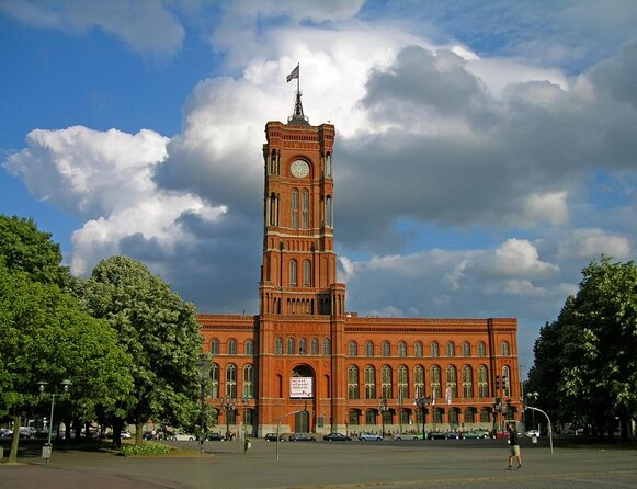 Love and War in Berlin: Self-Guided Story Puzzle Walk - Key Points