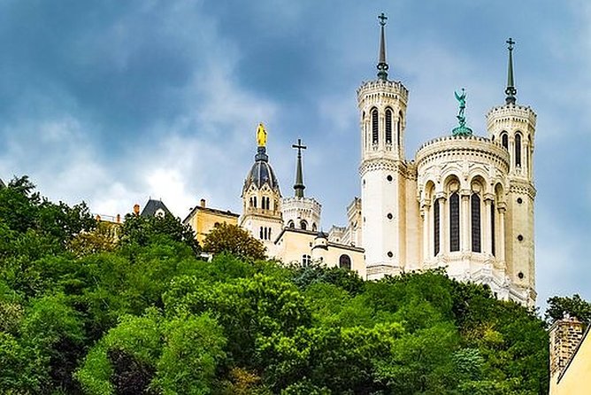 Lyon Through the Ages: History, Cinema, and Cafés - Gothic Grandeur at Cathédrale Saint-Jean-Baptiste