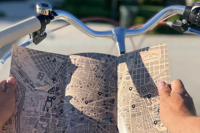 Madrid : Vintage Bikes Rentals with Old Map - FAQs