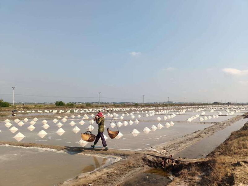 Pepper farm tour include secret lake and Kep crab market... - Practical Tips