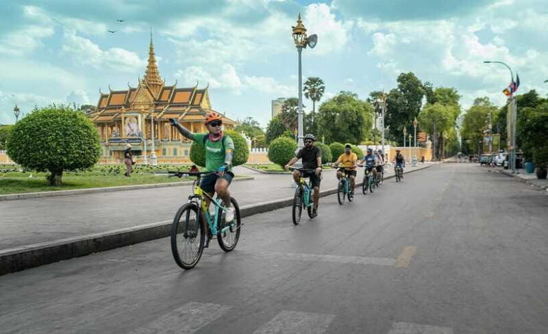 Phnom Penh: Bike & Boat Guided Tour included Snacks & Beers - FAQs