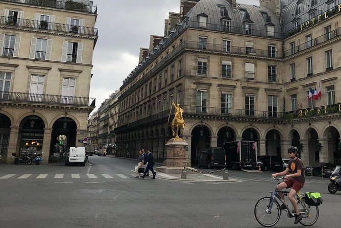 Private Auto Paris City Tour with Audio Guide - Frequently Asked Questions
