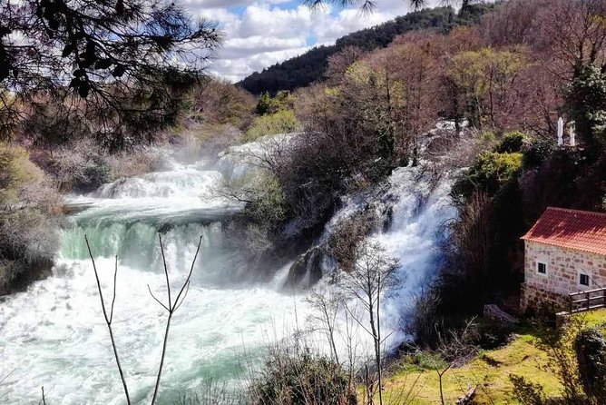Private tour to Krka waterfalls- Lunch included - Why Choose a Private, All-Inclusive Tour?
