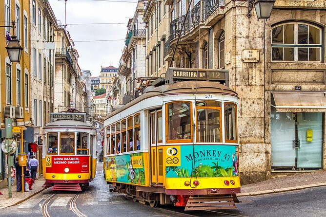 Private Transfer From Faro To Lisbon With a 2 Hour Stop - Frequently Asked Questions
