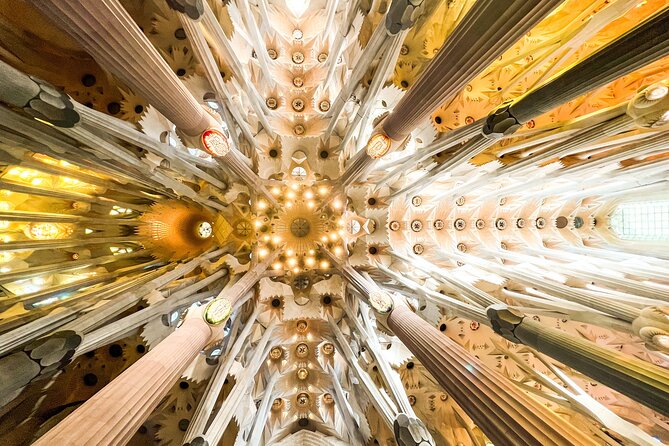 Sagrada Familia Small Group Guided Tour with Skip the Line Ticket - Practical Tips for Visitors