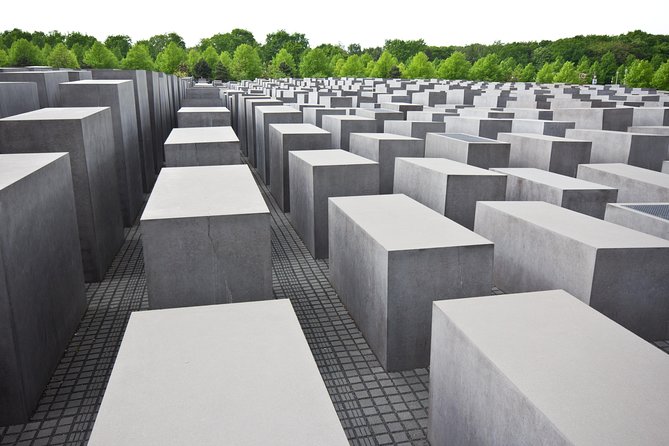 Semi-Private Berlin Highlights Shore Excursion from Warnemünde and Rostock Port - FAQs