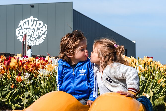 Sightseeing Keukenhof Tulip fields, Giethoorn tour from Amsterdam - FAQ