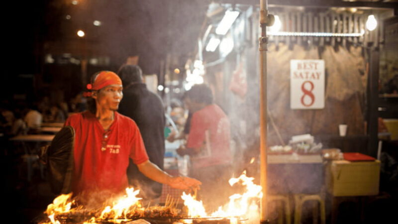 Signature Night Tour: Walk Through Marina with Food Tastings - Clifford Pier and Merlion Park: Landmarks and Views