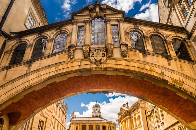 Small Group Cotswolds Villages, Stratford and Oxford Day Tour from London - FAQ