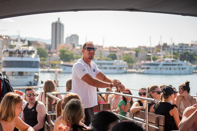 Split: Blue Lagoon, Shipwreck, & olta Tour with Lunch & Drinks - The Experience: Atmosphere and Crew