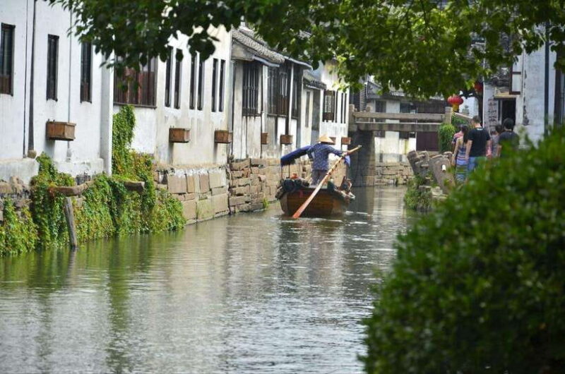 Suzhou Private Guided Day Trip from Shanghai by Bullet Train - Guanqian Street and Local Lunch