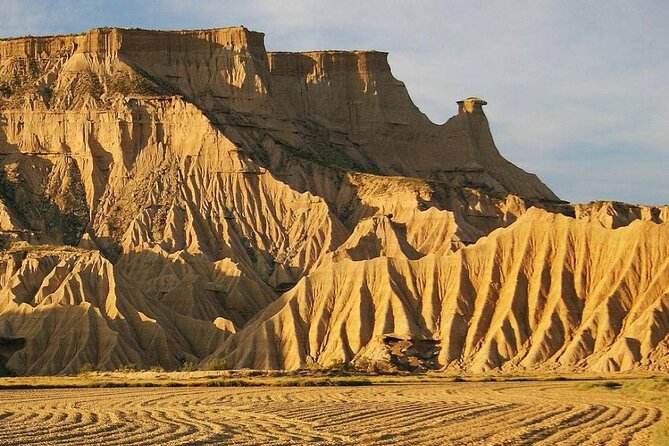 Tour of Tudela and the great desert of Europe. - Lunch in Valtierra