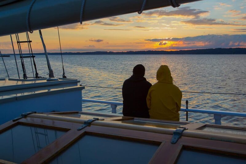 Traverse City: Fall Evening Sail on Tall Ship Manitou - FAQs