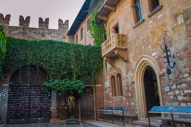 Verona Walking Tour with an APP - Roman Foundations and Fortress Views