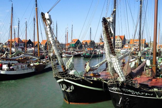 Volendam & Marken Private Tour in luxury Jaguar S Type 1/2 day - Analyzing the Value