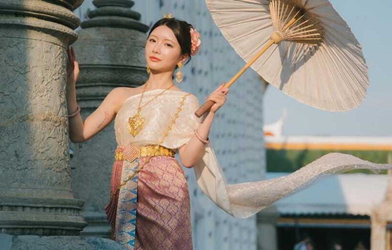 Wat Arun Photoshoot in Thai Costume: Bangkok, Thailand - The Real Value of This Experience