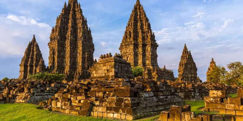 Yogyakarta: Prambanan temple afternoon tour and dinner - Who Should Consider This Tour?